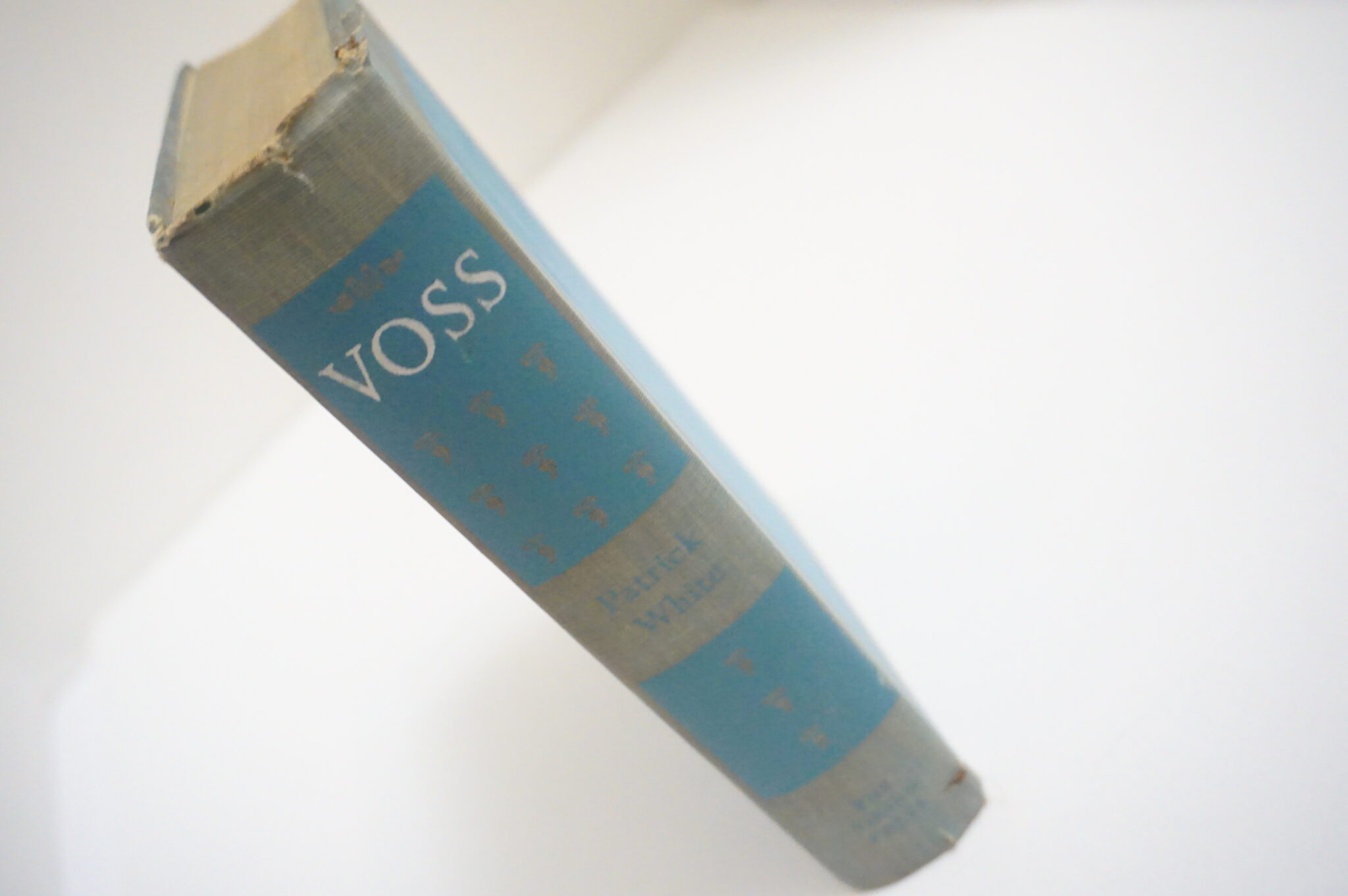 voss - The Book Chateau